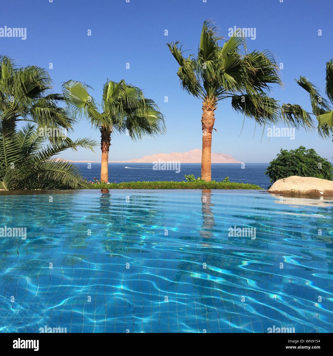 Infinity blue hi-res stock photography and images - Alamy