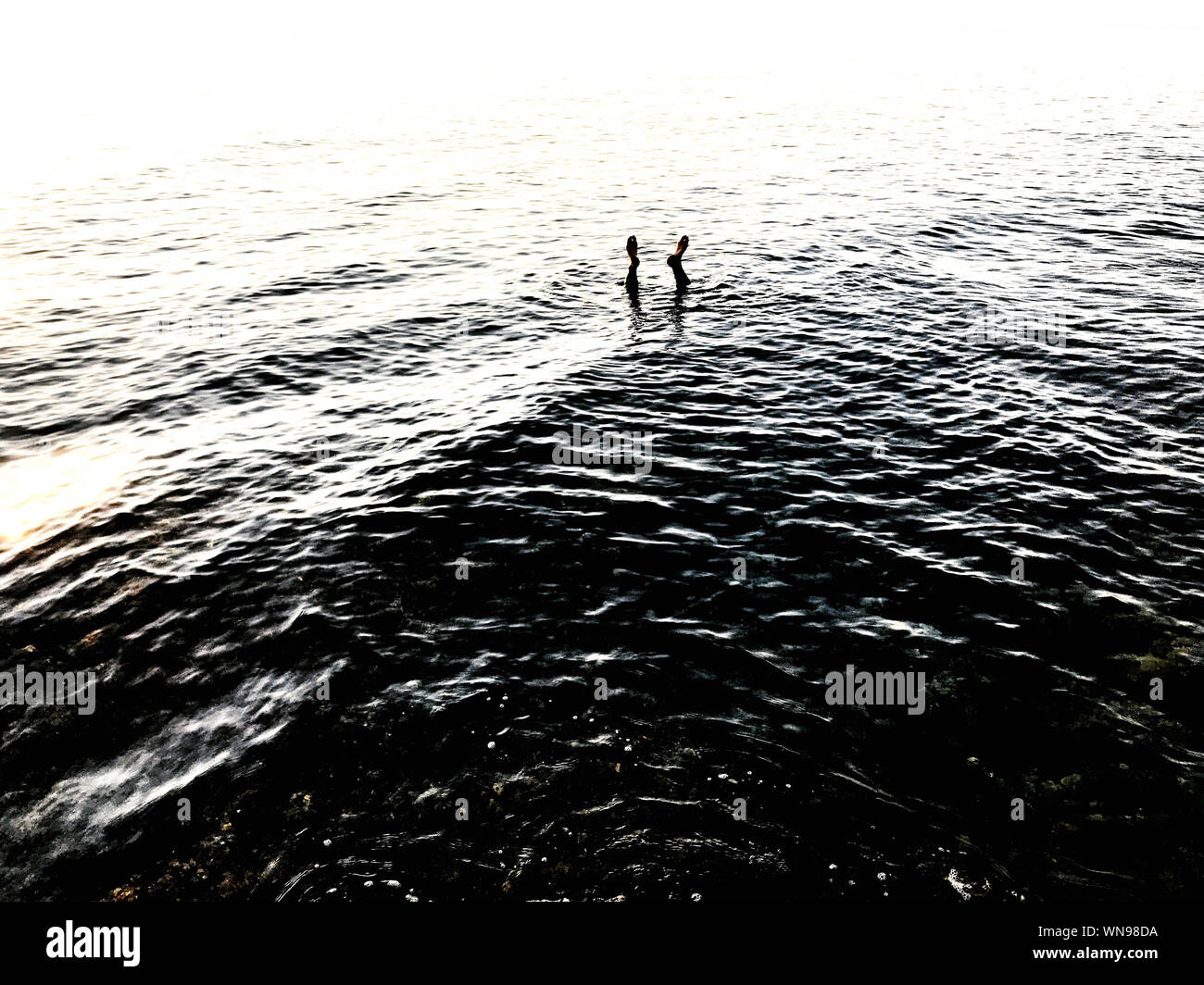 Men drowning hi-res stock photography and images - Alamy