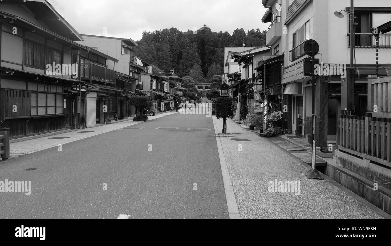 Empty street in japan hi-res stock photography and images - Alamy