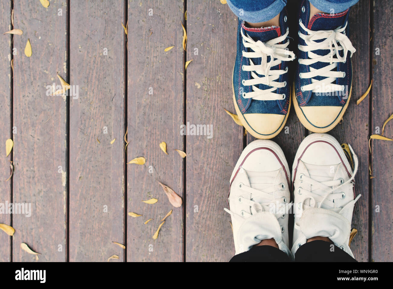 People standing too close hi-res stock photography and images - Alamy