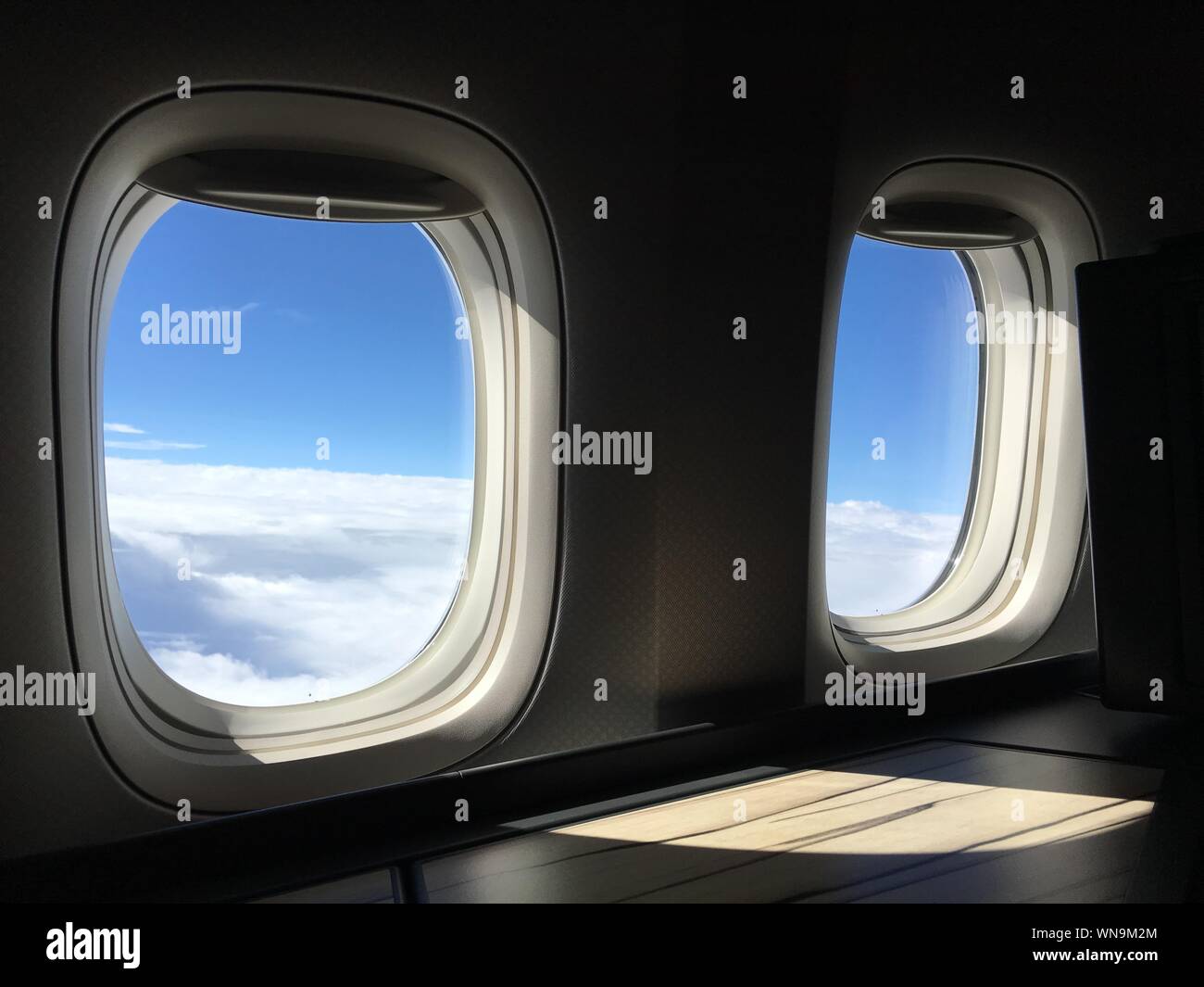 Airplane or jet windows hi-res stock photography and images - Alamy