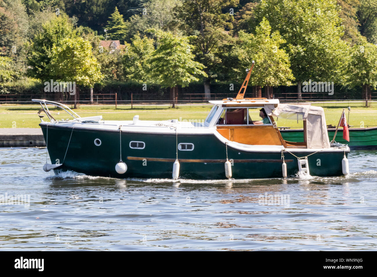 Summer on the thames river hi-res stock photography and images - Alamy