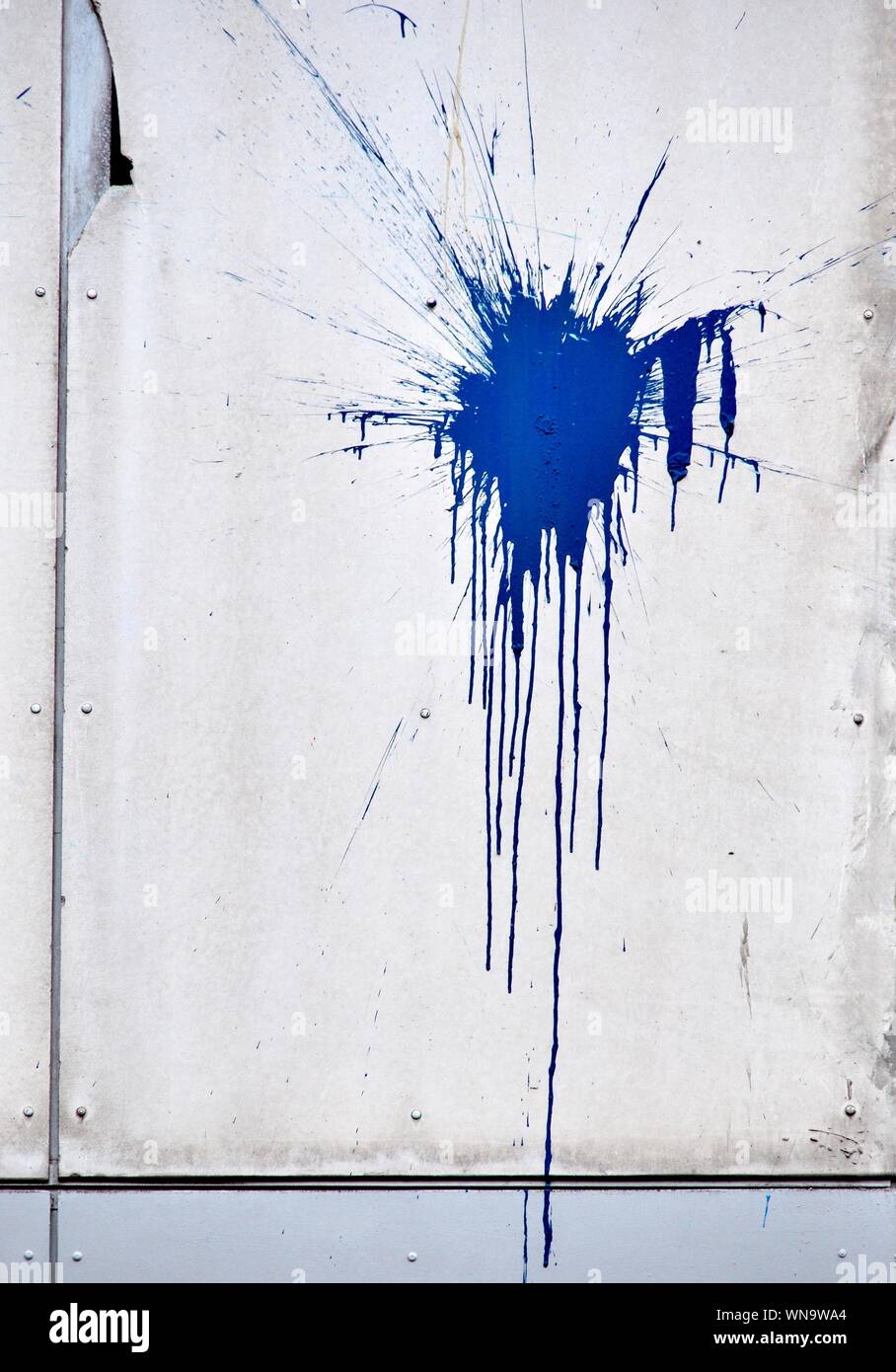Paint splash wall hi-res stock photography and images - Alamy