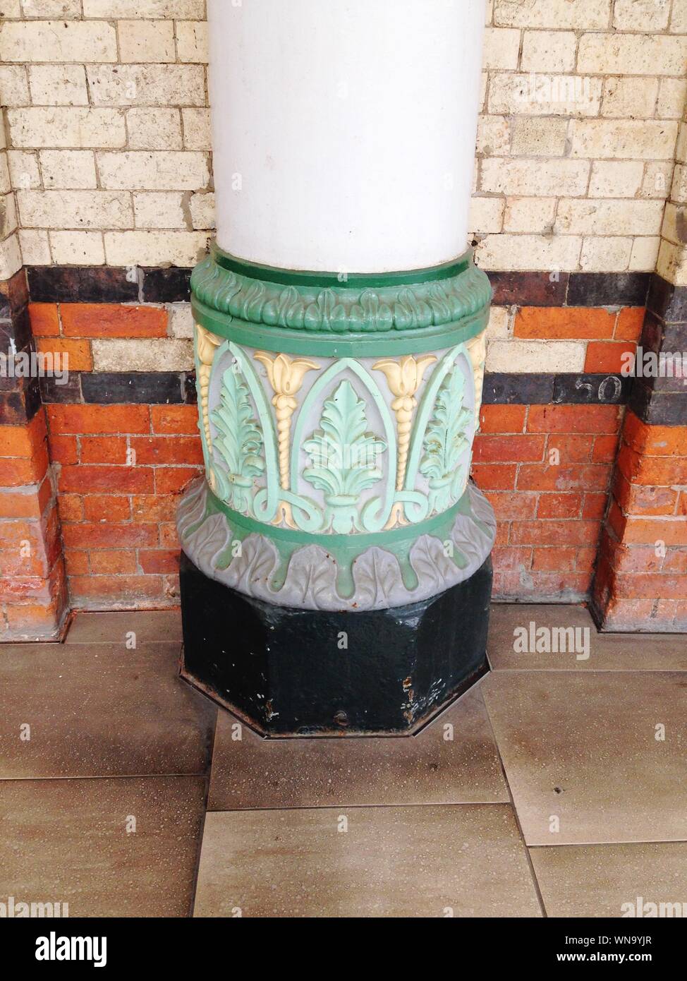 Column brick hi-res stock photography and images - Alamy