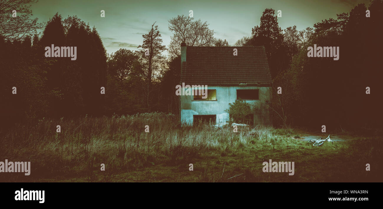 Empty scary house Stock Photo - Alamy