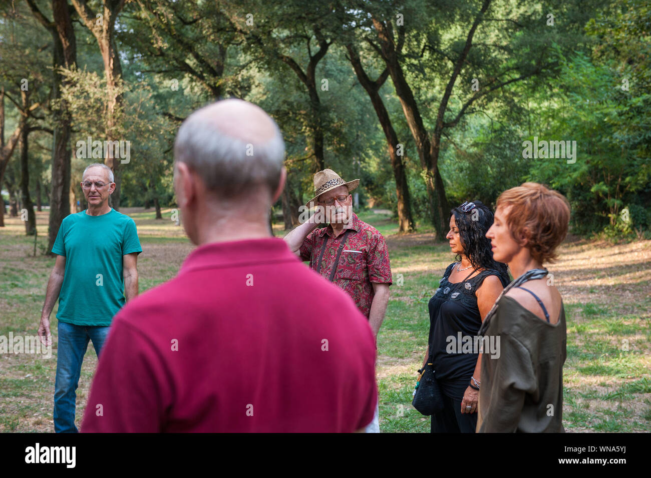 "Forest bathing", bioenergetic experience with Marco Nieri. Villa Ada ...