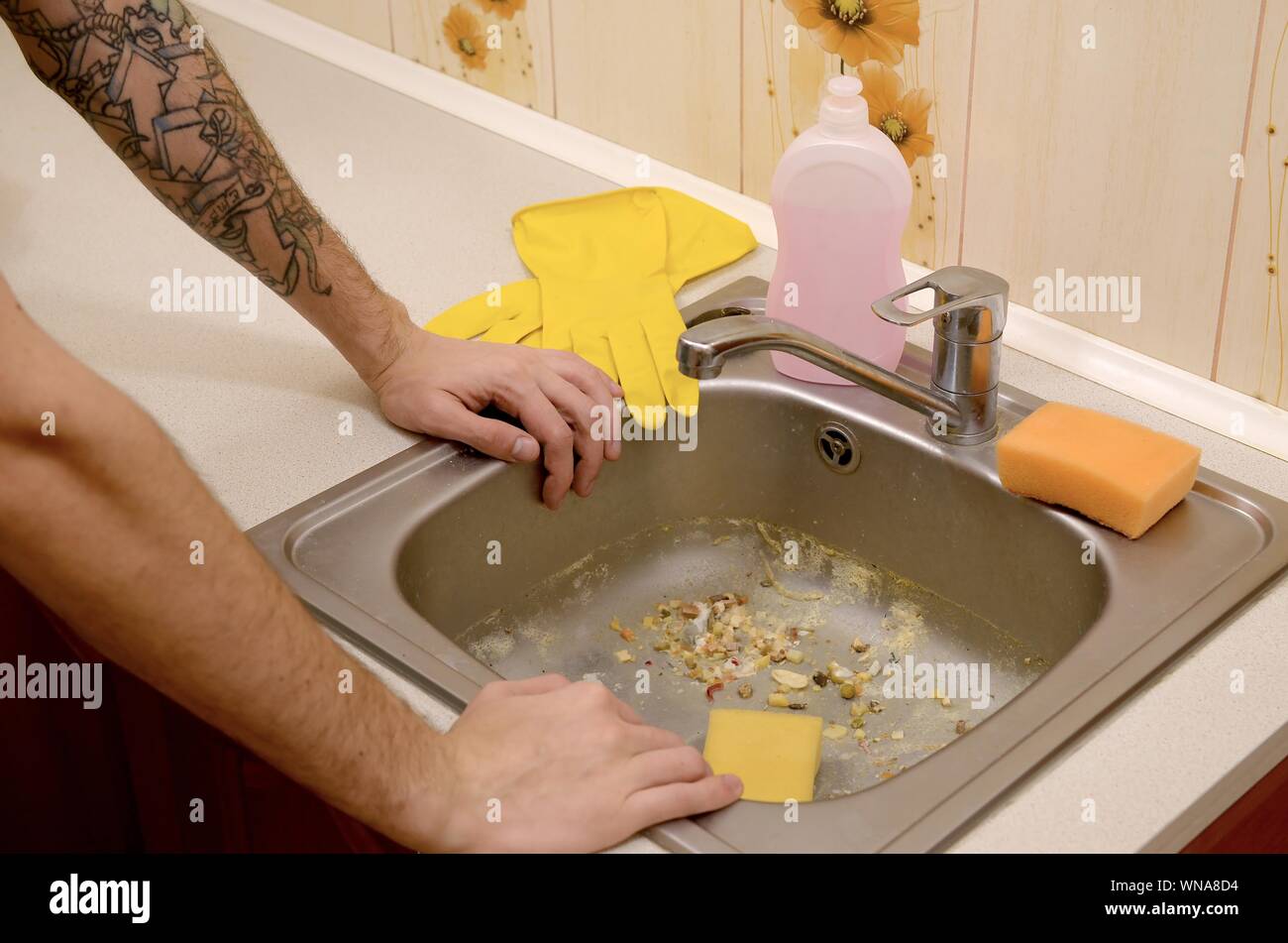Sponges washing utensils hi-res stock photography and images - Alamy