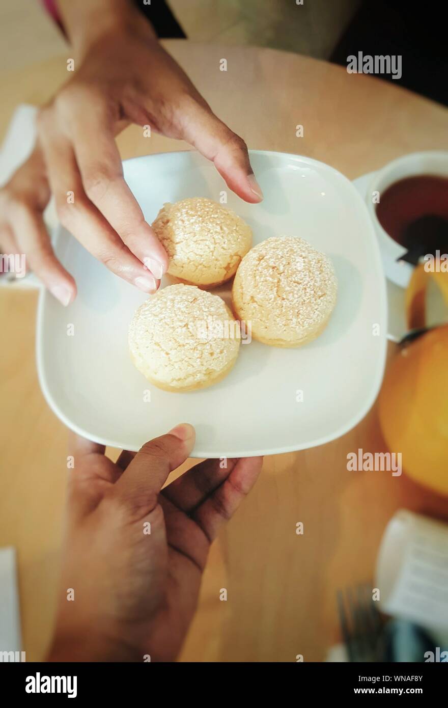 See through plate hi-res stock photography and images - Alamy