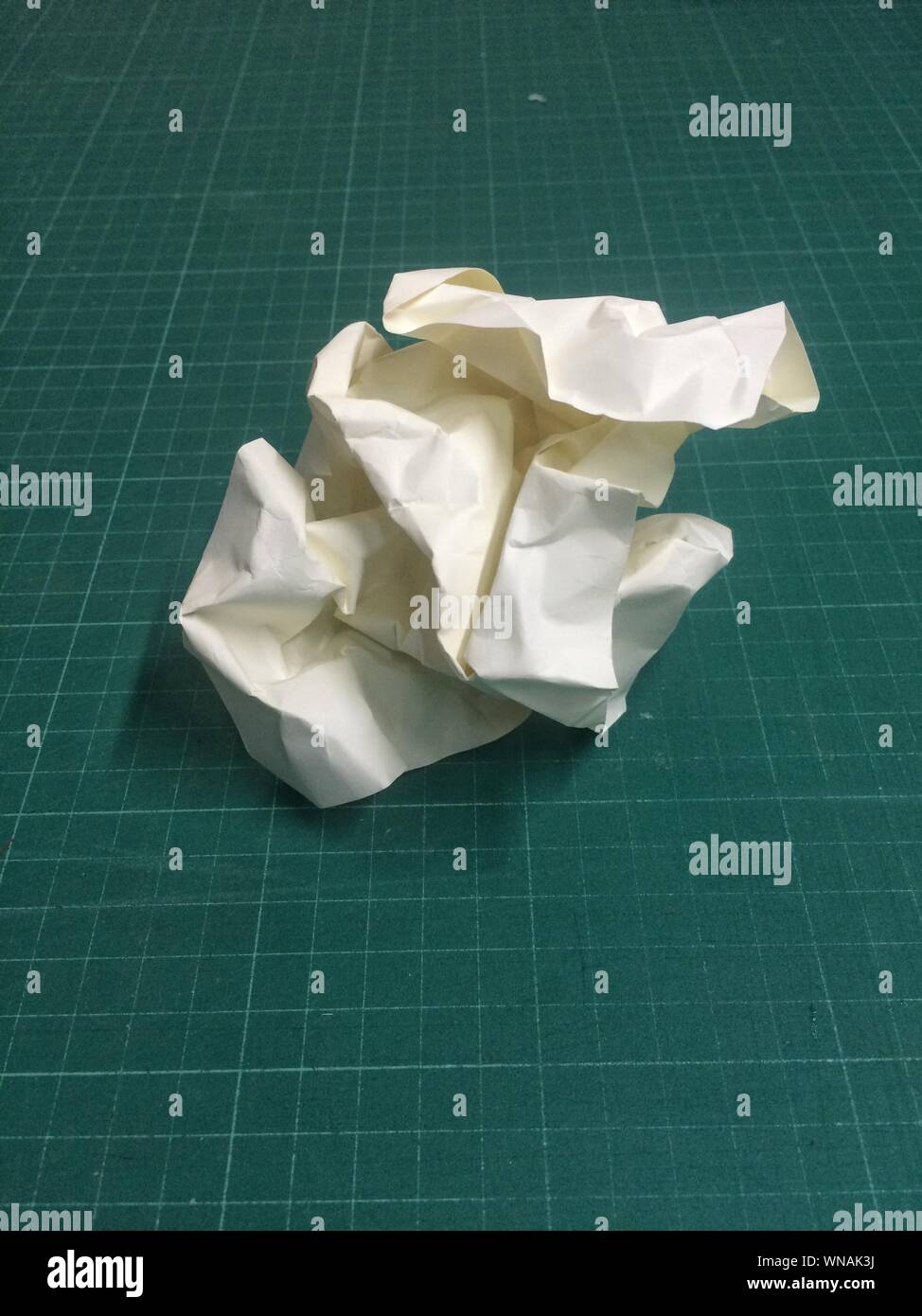 Crumbled paper hi-res stock photography and images - Alamy