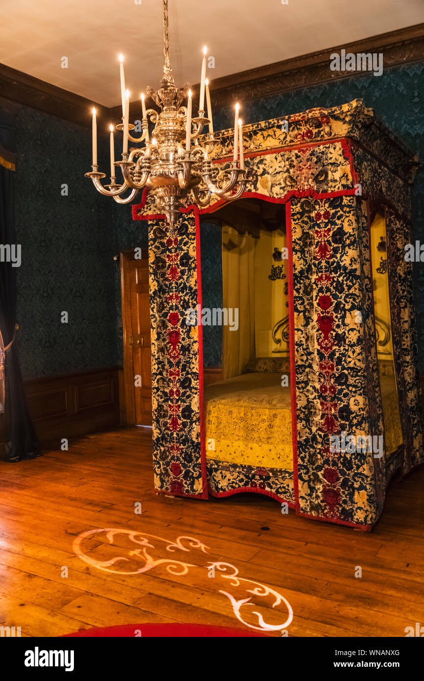 Queen's bedroom hi-res stock photography and images - Alamy