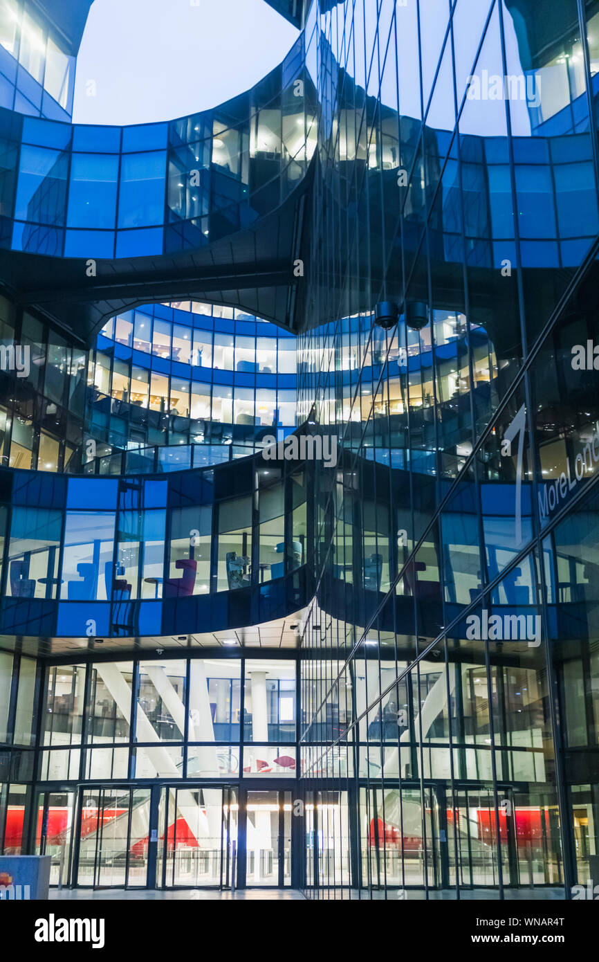 Pwc offices uk hi-res stock photography and images - Alamy