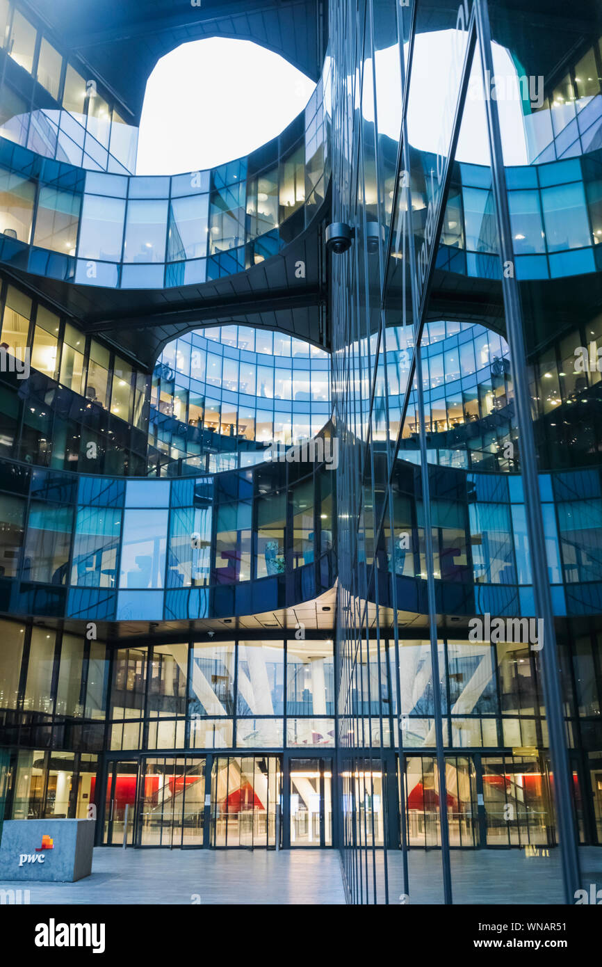 More london pwc price waterhouse hi-res stock photography and images ...