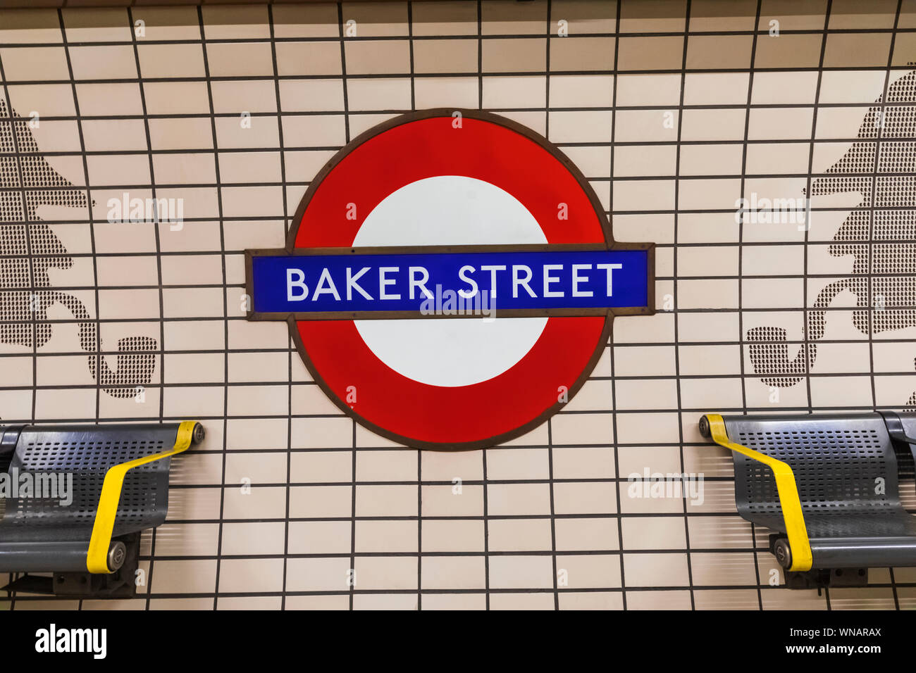 England, London, Marylebone, Baker Street Underground Station, Platform ...