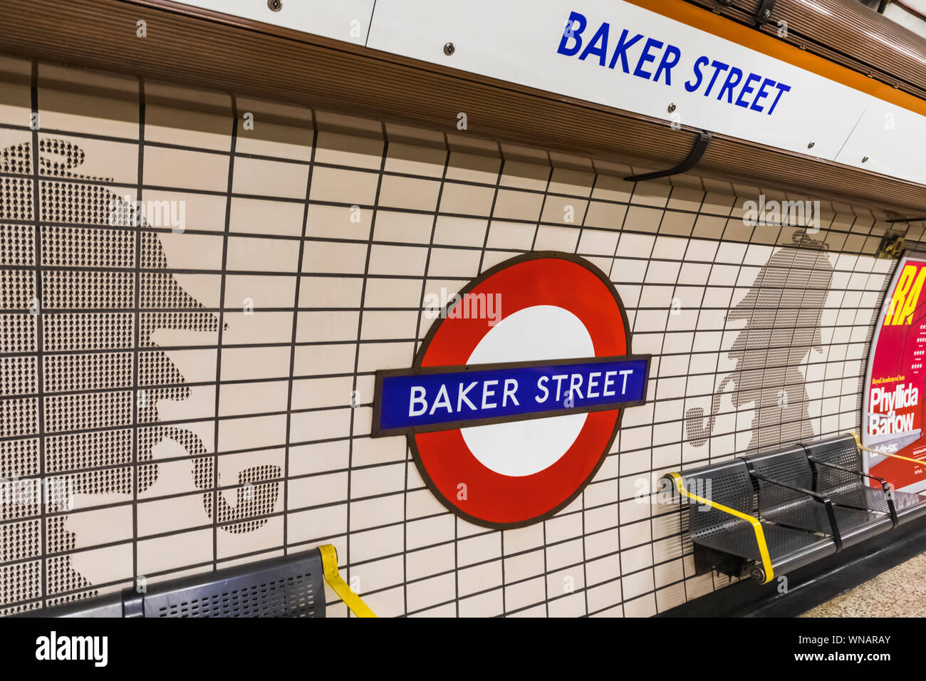England, London, Marylebone, Baker Street Underground Station, Platform ...