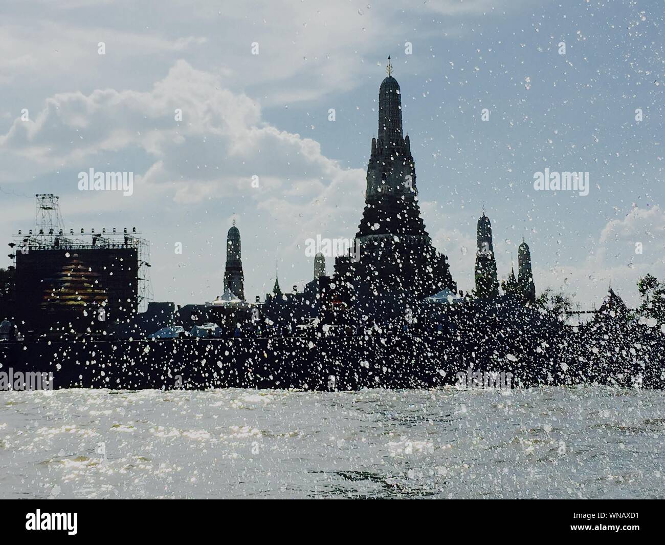 Cloud water temple hi-res stock photography and images - Alamy