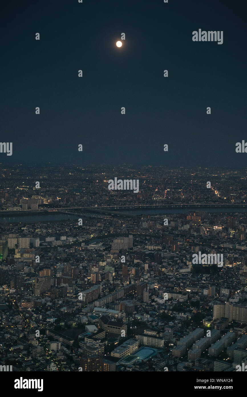 Japan night sky city moon hi-res stock photography and images - Alamy