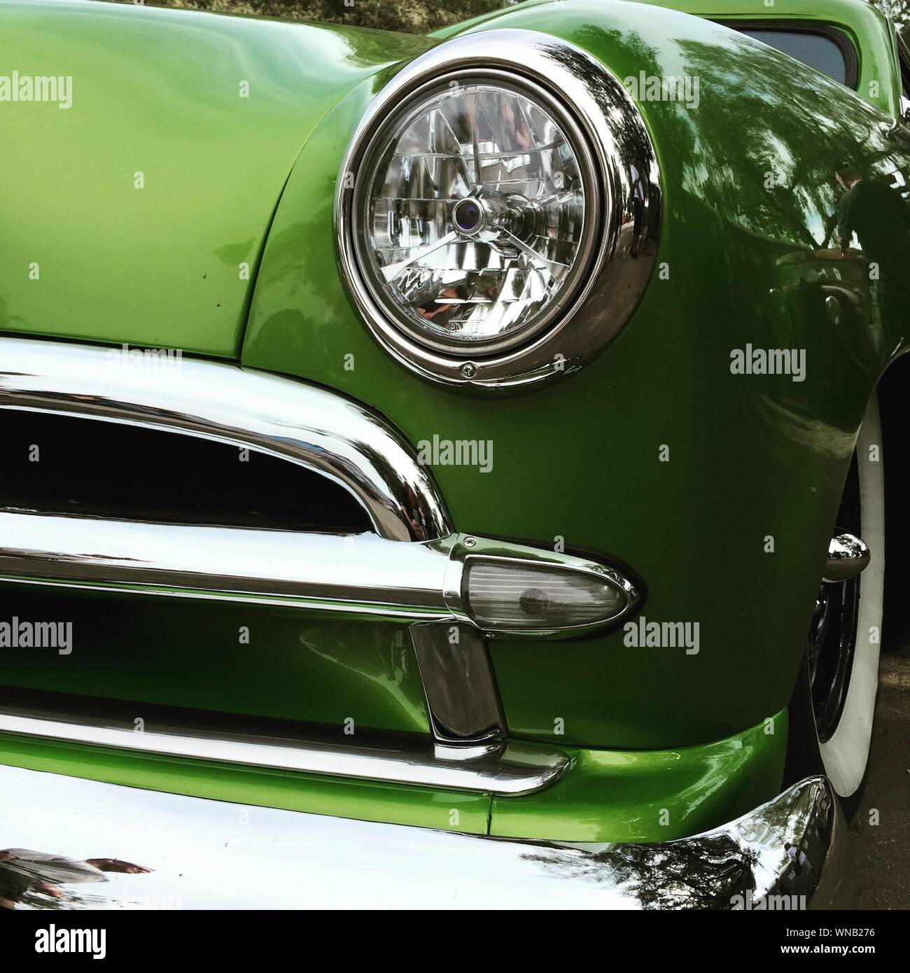 The green car hi-res stock photography and images - Alamy