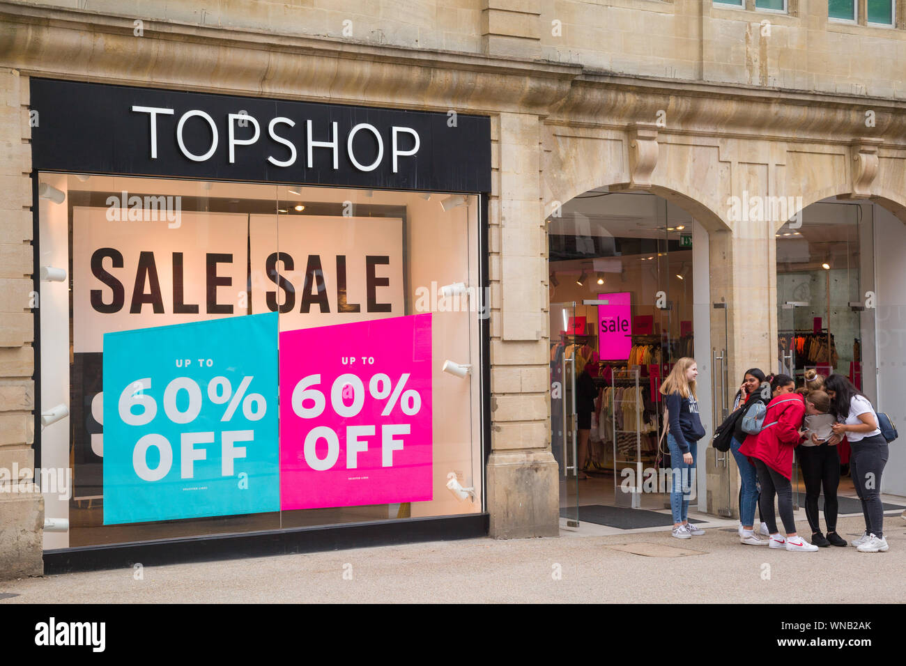 High street shop sales hi-res stock photography and images - Alamy