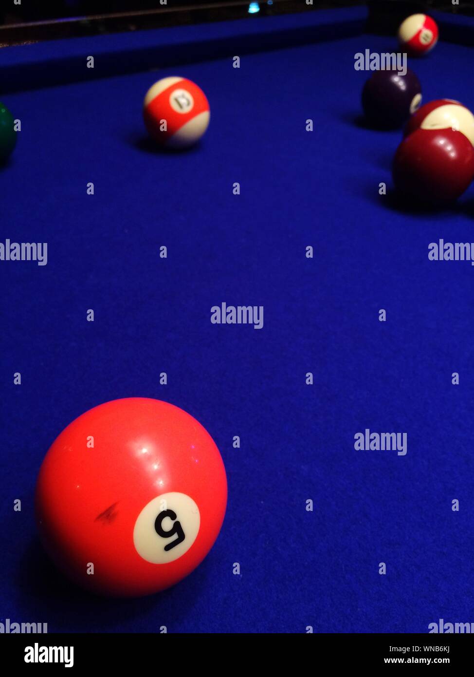 Number 5 pool ball hi-res stock photography and images - Alamy