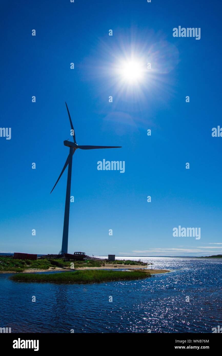 Wind turbine in the sun hi-res stock photography and images - Alamy