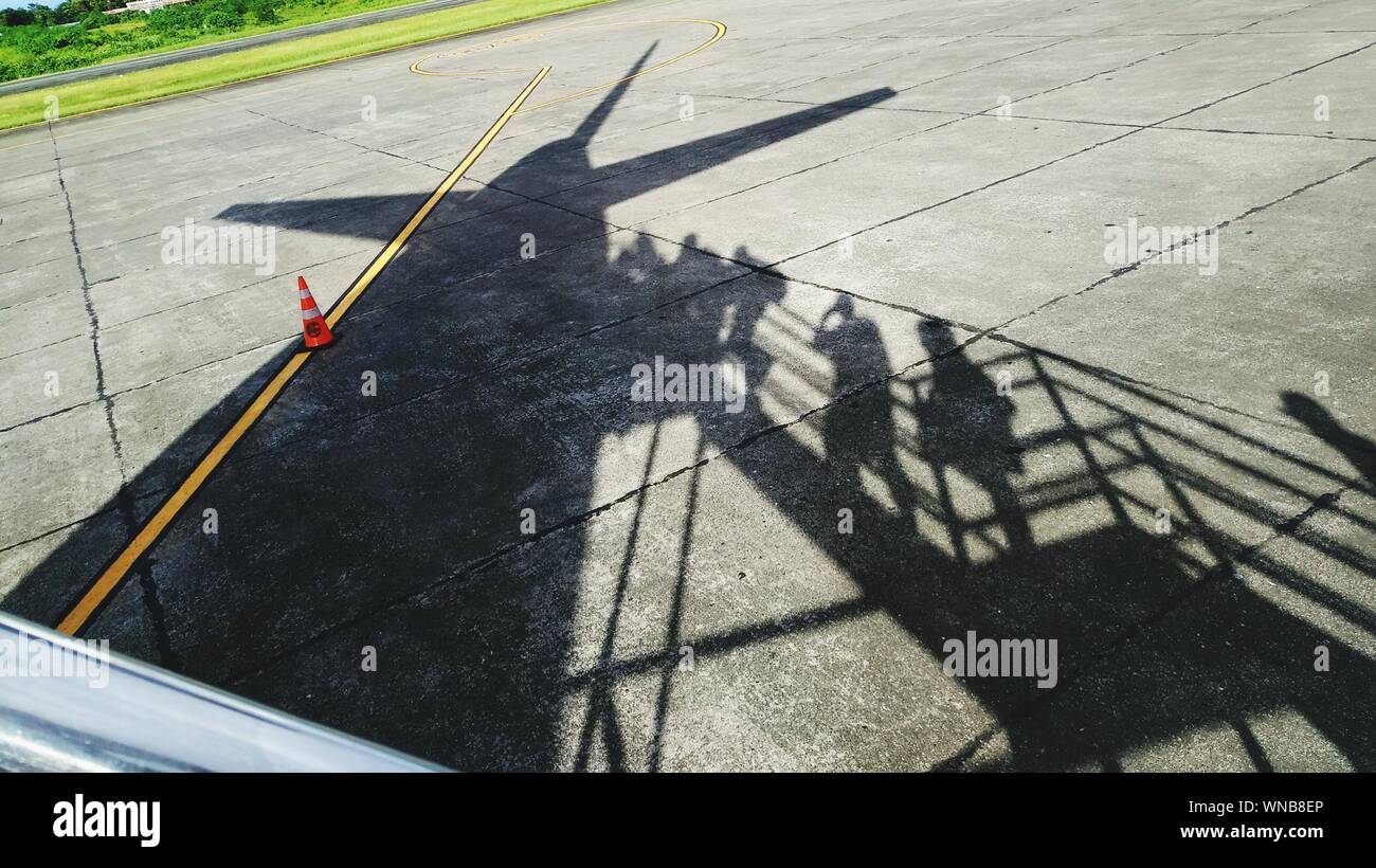 High plane boarding hi-res stock photography and images - Alamy
