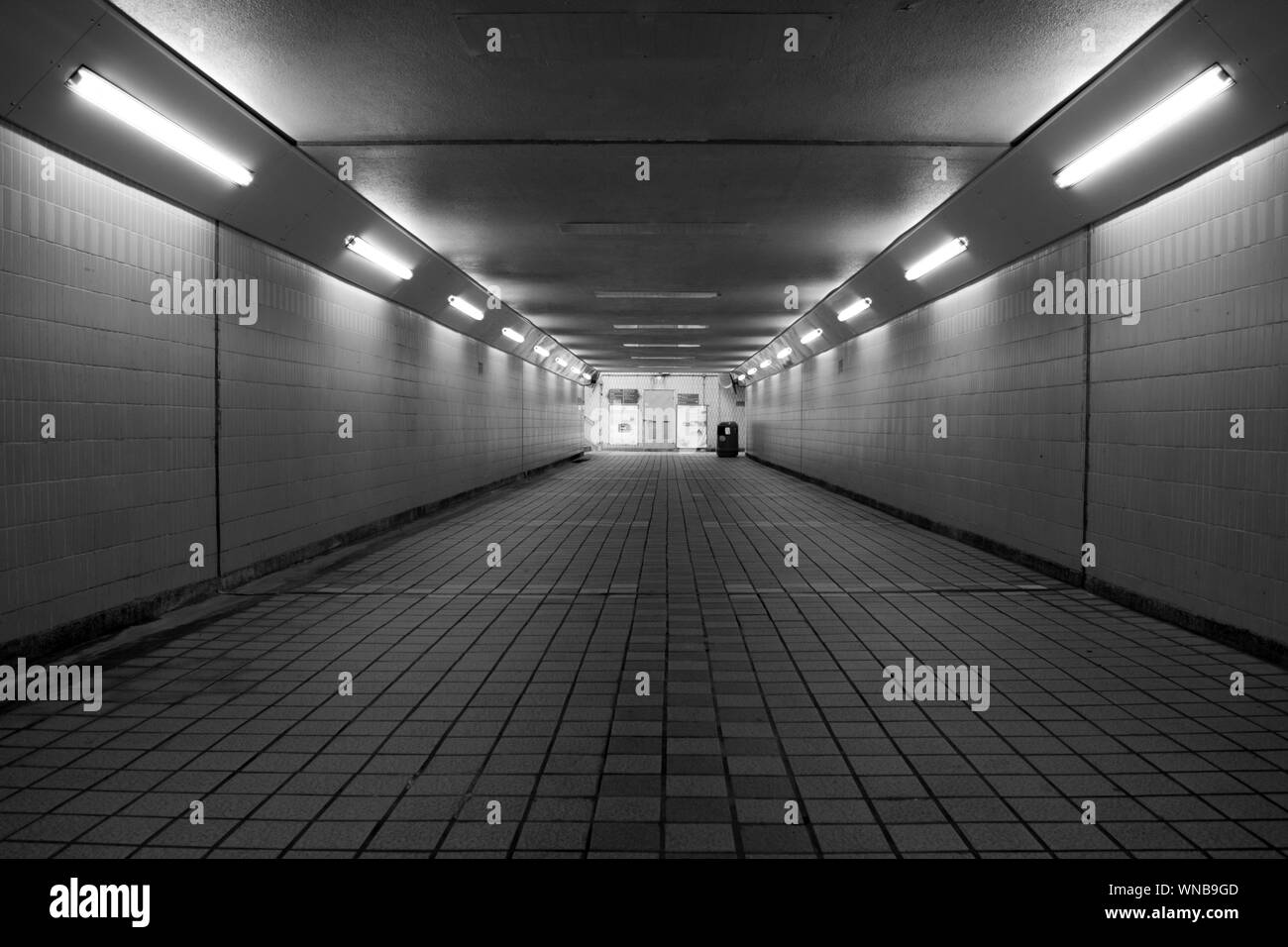 Subway tunnel light hi-res stock photography and images - Alamy