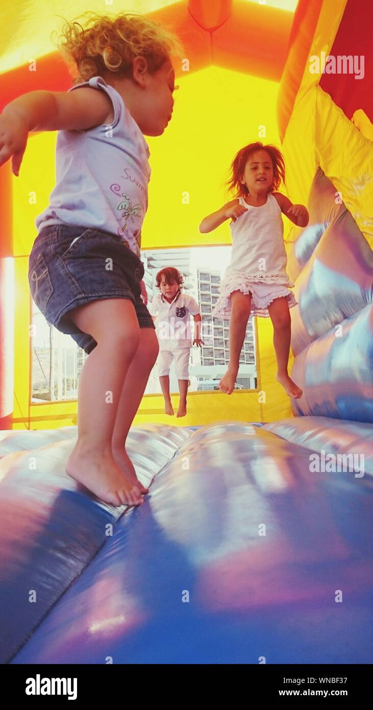 Children bouncy castle High Resolution Stock Photography and Images - Alamy