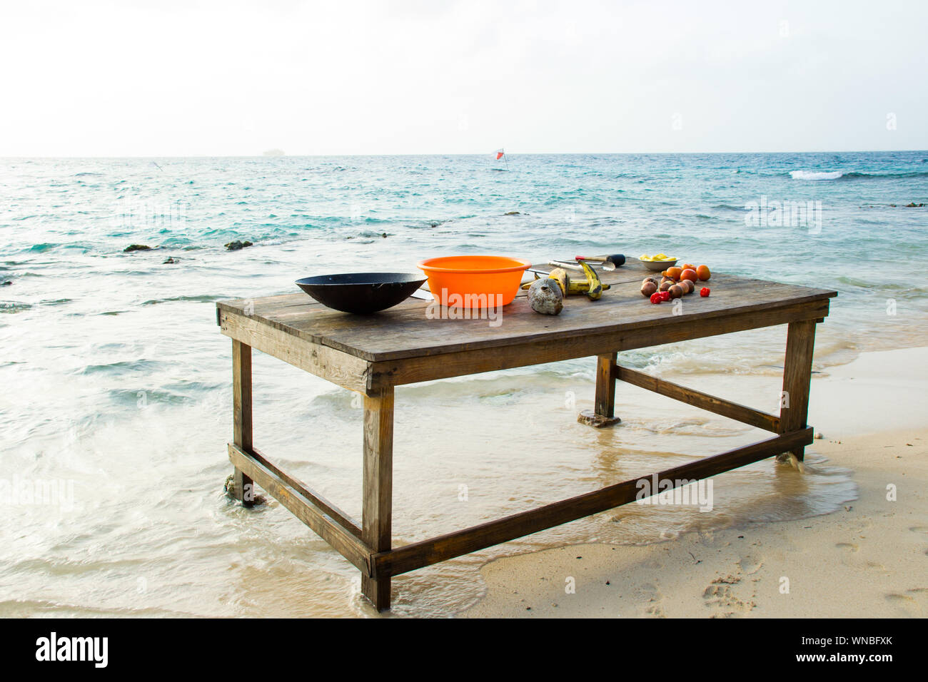 Tomato beach hi-res stock photography and images - Alamy