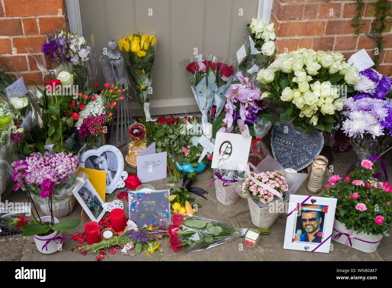 Tributes left by fans for George Michael outside Mill Cottage in Goring ...