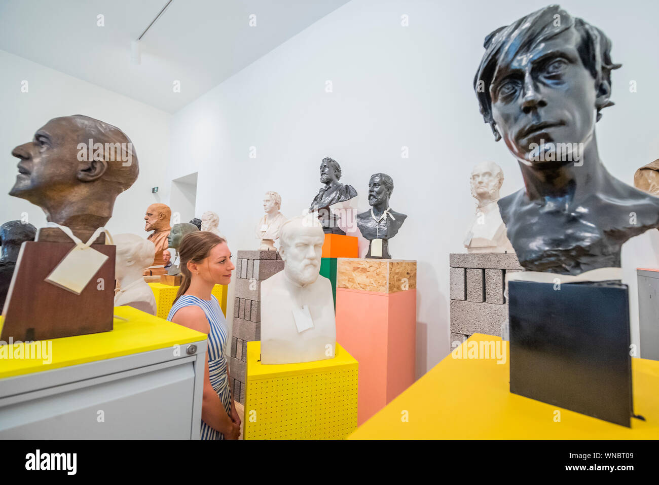 Traditional bust form hi-res stock photography and images - Alamy