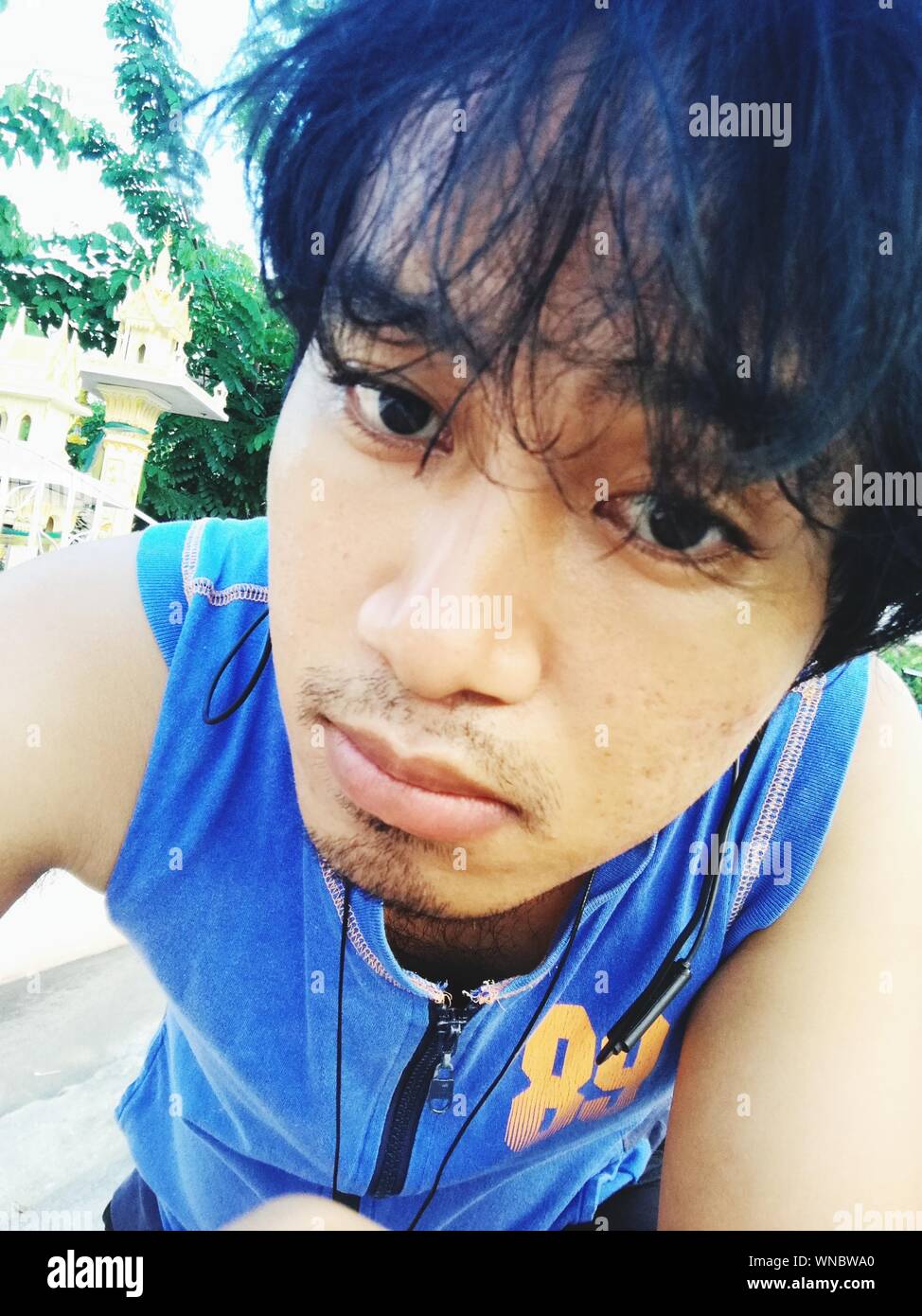 Bored looking man hi-res stock photography and images - Alamy