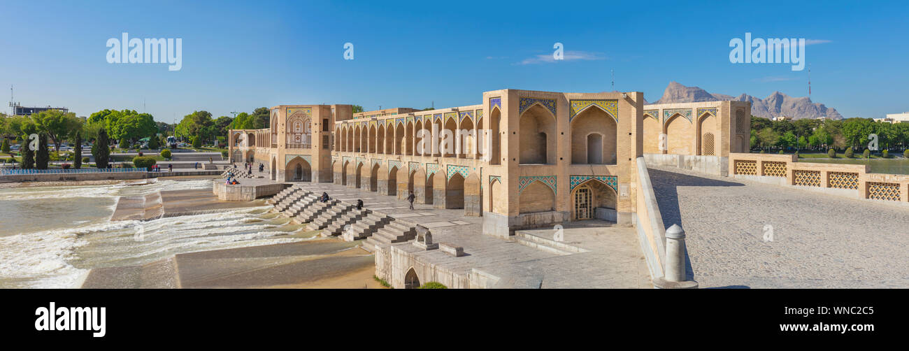 Khaju Bridge, 17th century, Zayanderud river, Isfahan, Isfahan Province ...