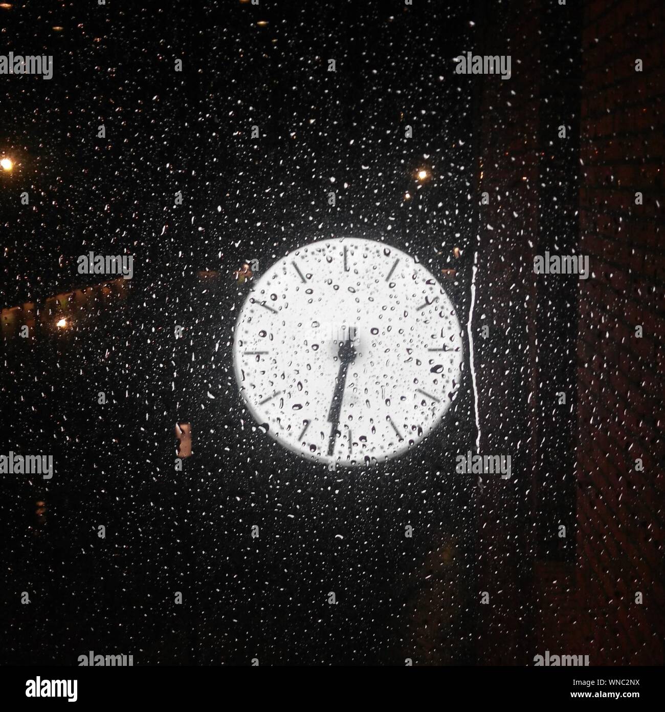 See through clock hi-res stock photography and images - Alamy