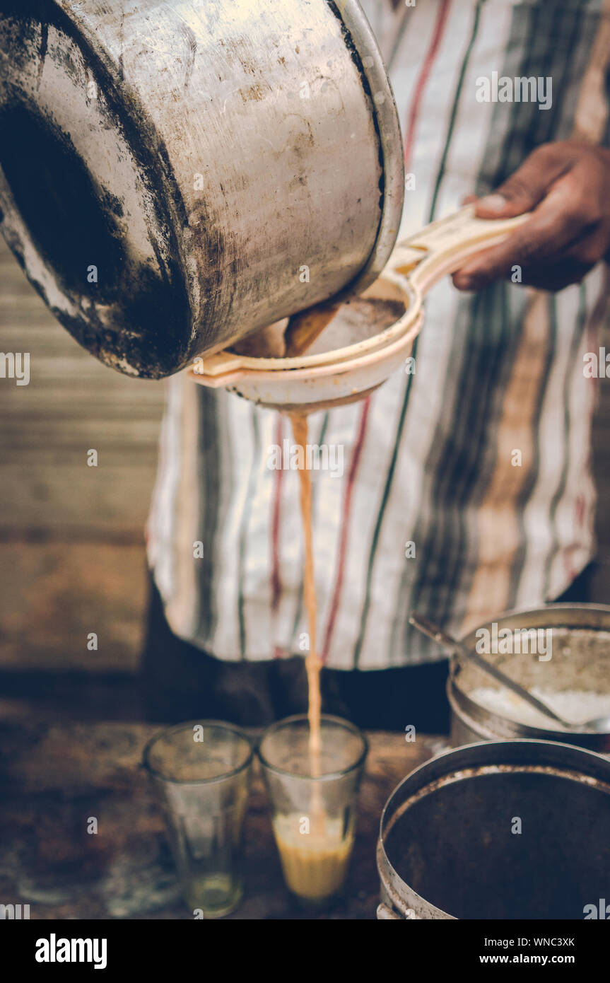 Straining food hi-res stock photography and images - Alamy