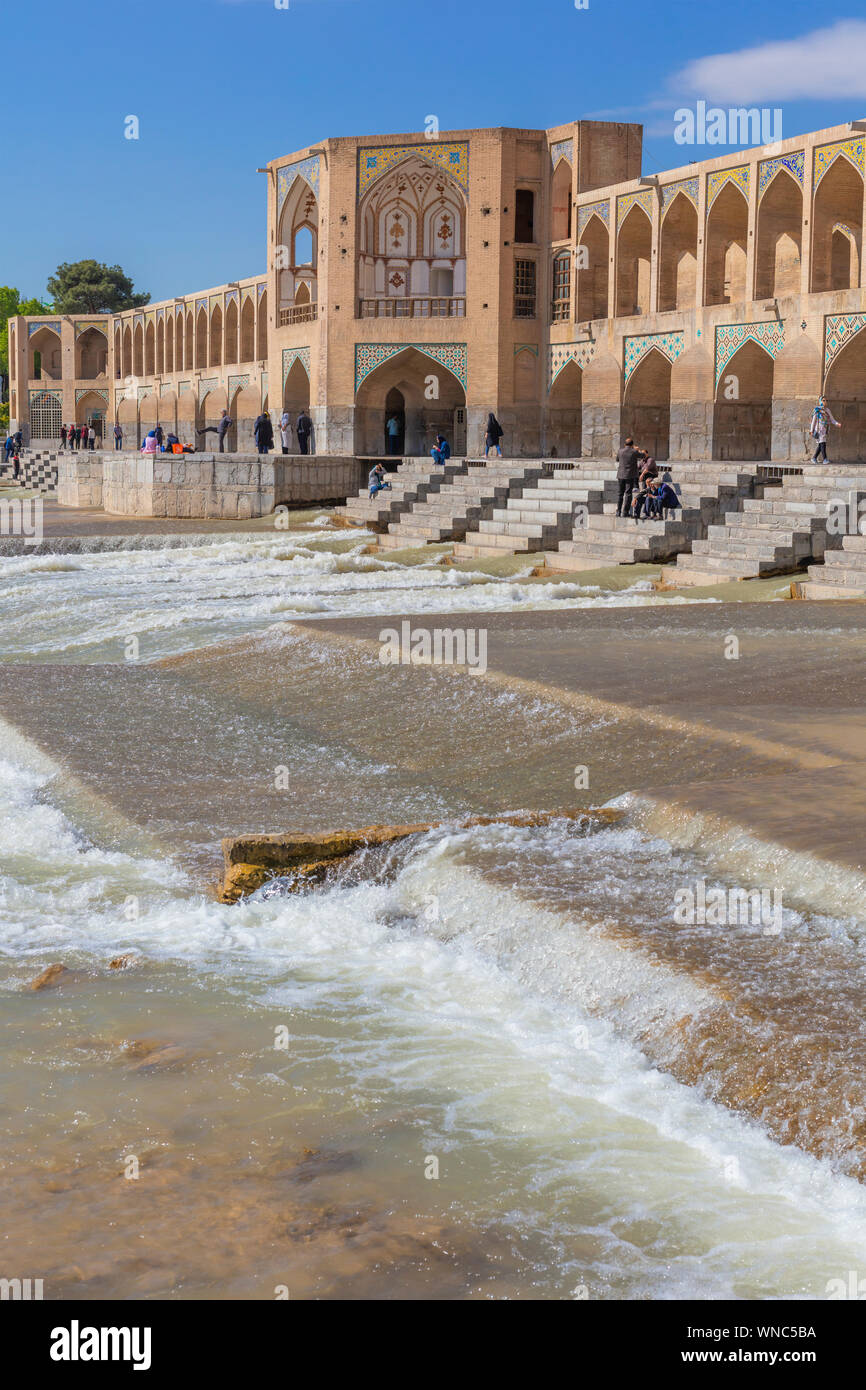 Khaju Bridge, 17th century, Zayanderud river, Isfahan, Isfahan Province ...