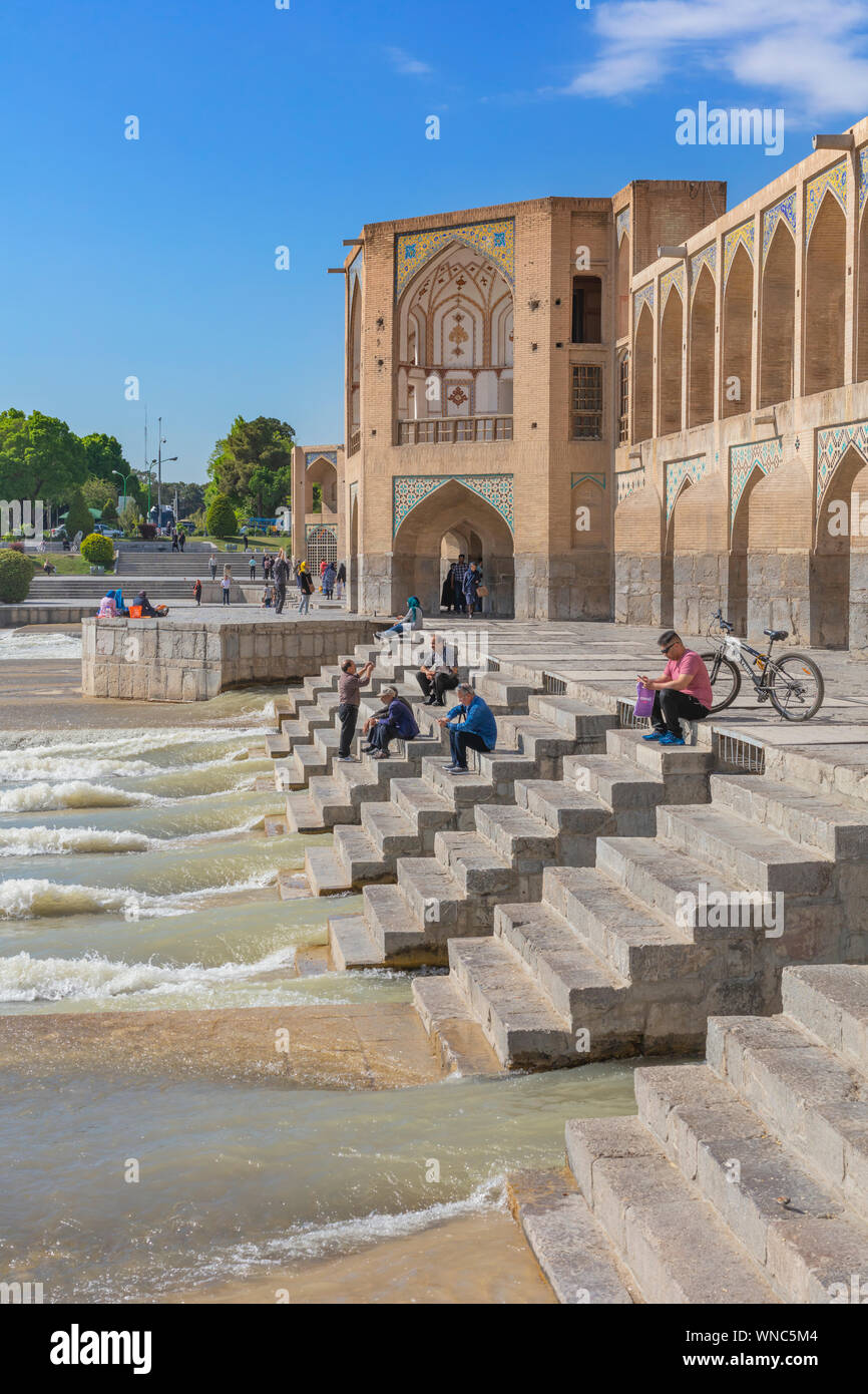 Khaju Bridge, 17th century, Zayanderud river, Isfahan, Isfahan Province ...