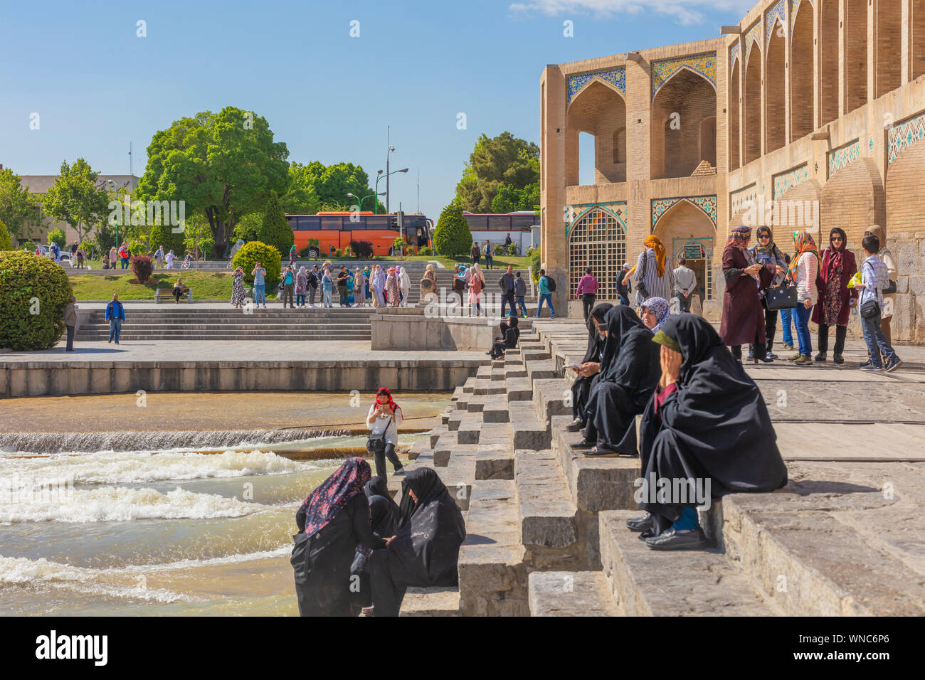Khaju Bridge, 17th century, Zayanderud river, Isfahan, Isfahan Province ...