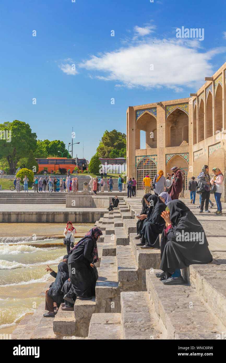 Khaju Bridge, 17th century, Zayanderud river, Isfahan, Isfahan Province ...