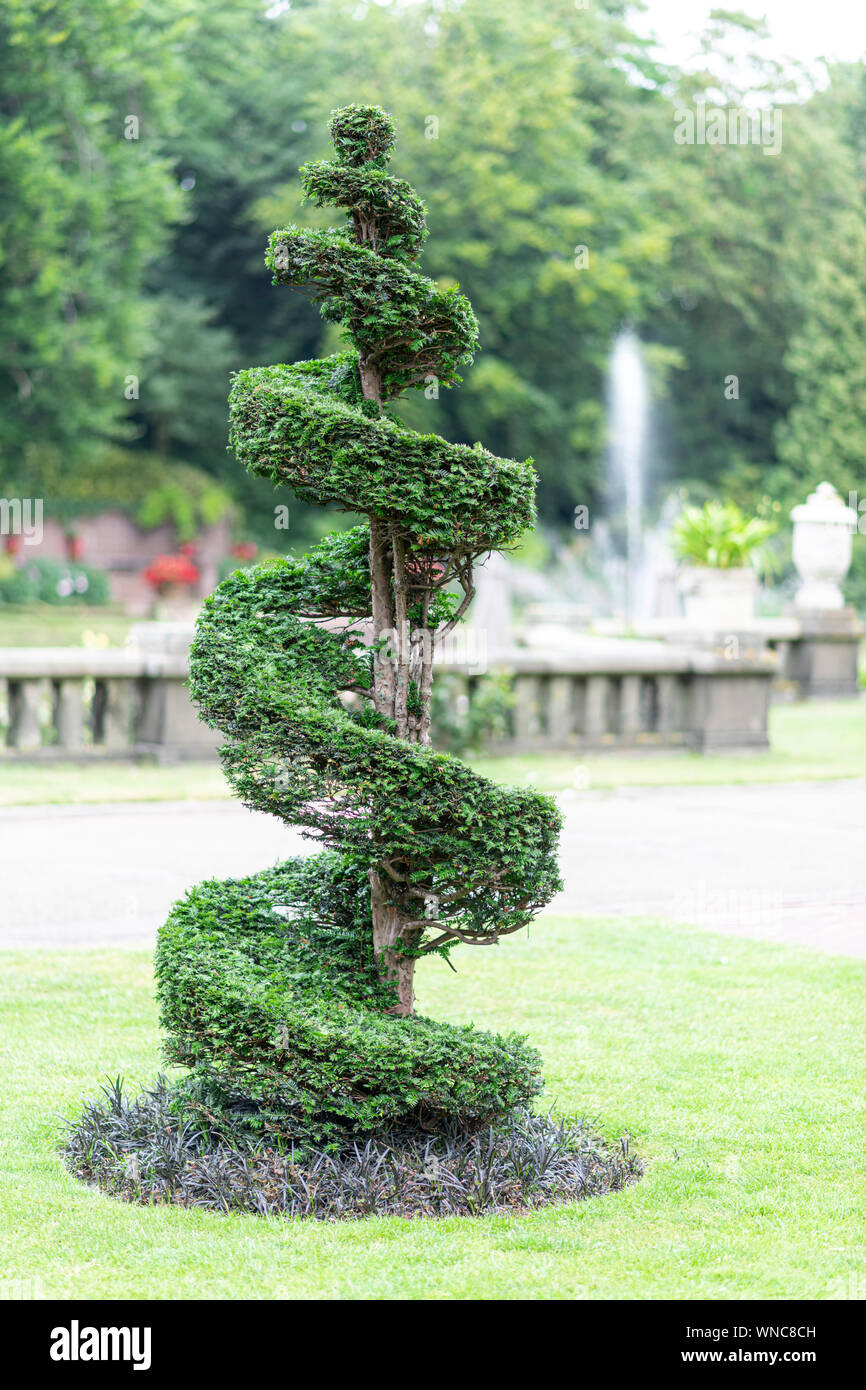 Spiral garden art hi-res stock photography and images - Alamy