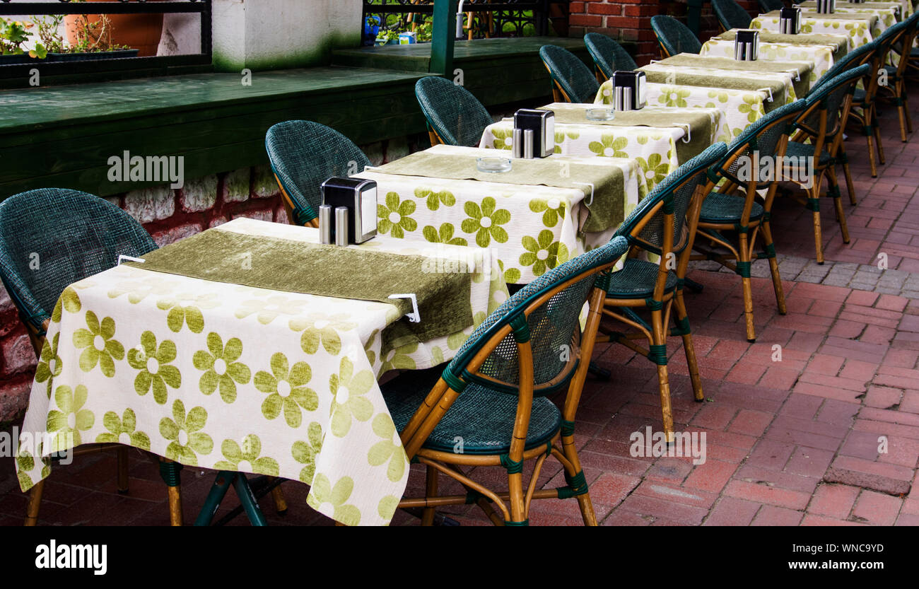 Luxury tables hi-res stock photography and images - Alamy