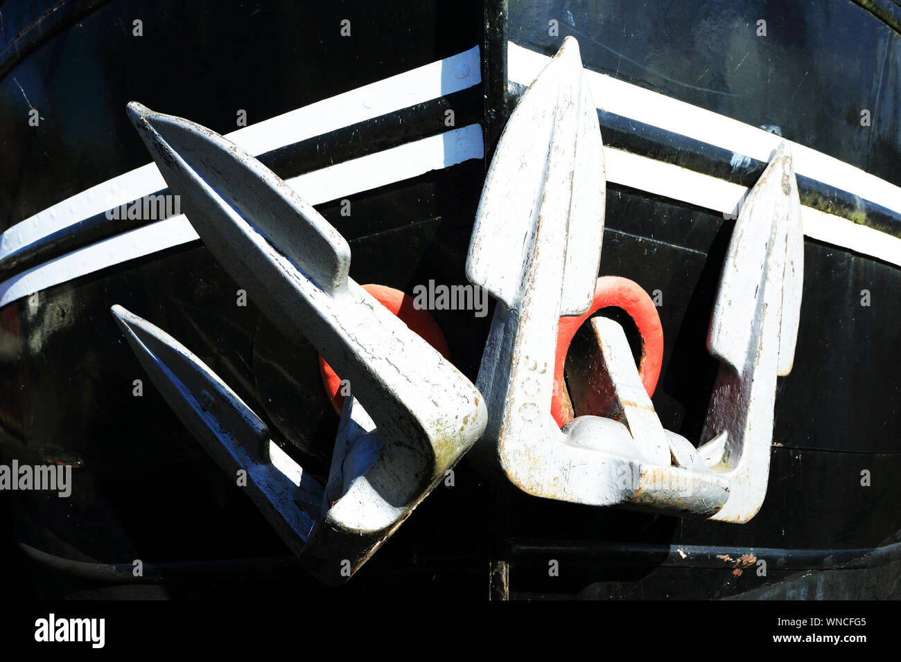 Heavy Anchors High Resolution Stock Photography and Images - Alamy