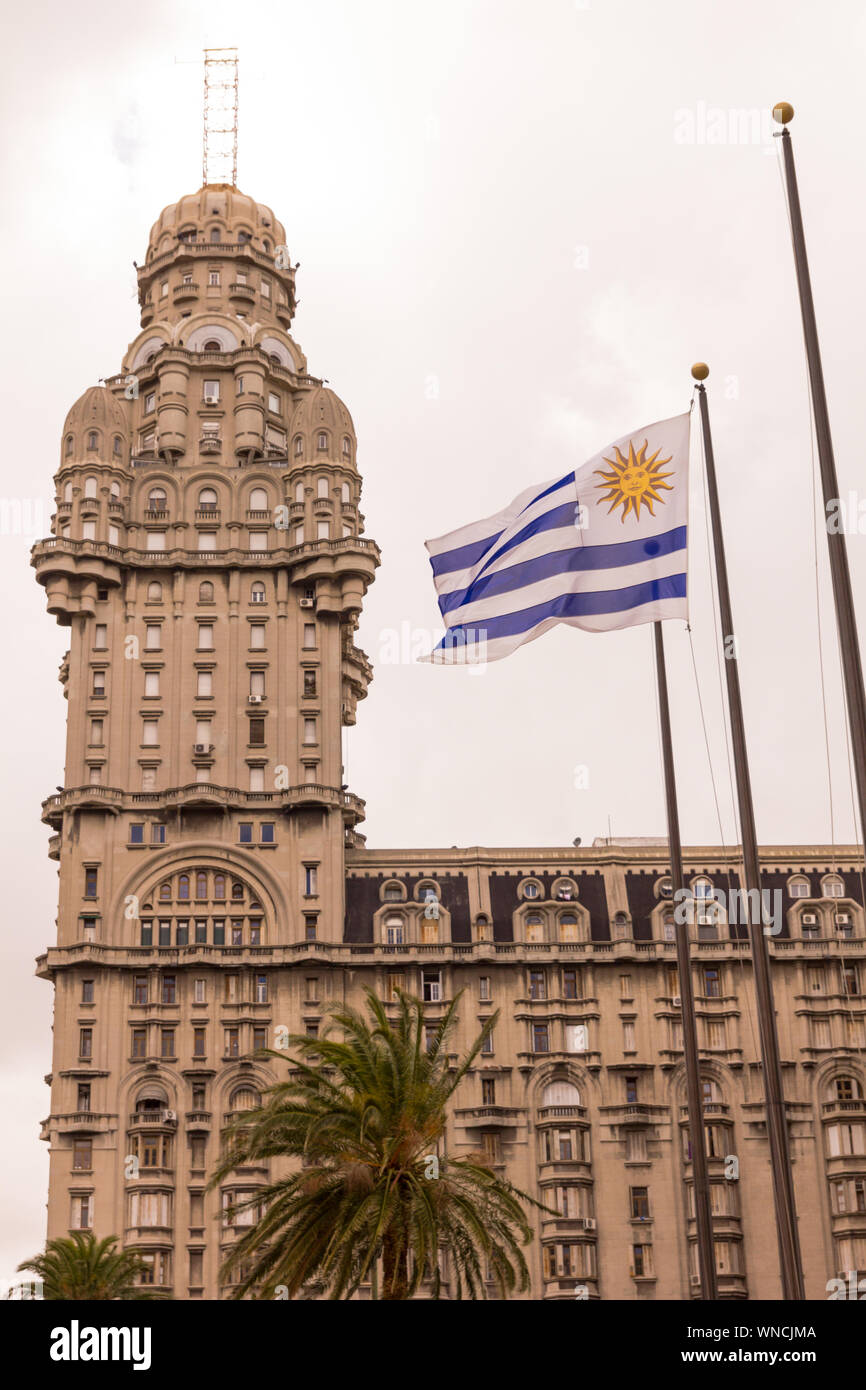 The Palacio Salvo and the Uruguayan flag, in the independence square of ...