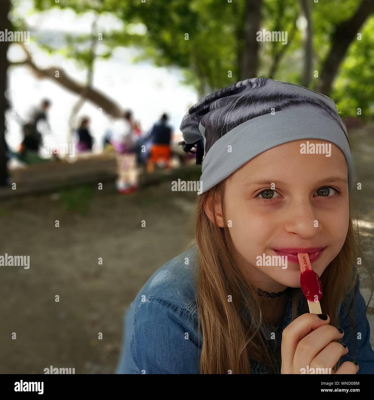 Person outdoors popsicle hi-res stock photography and images - Alamy
