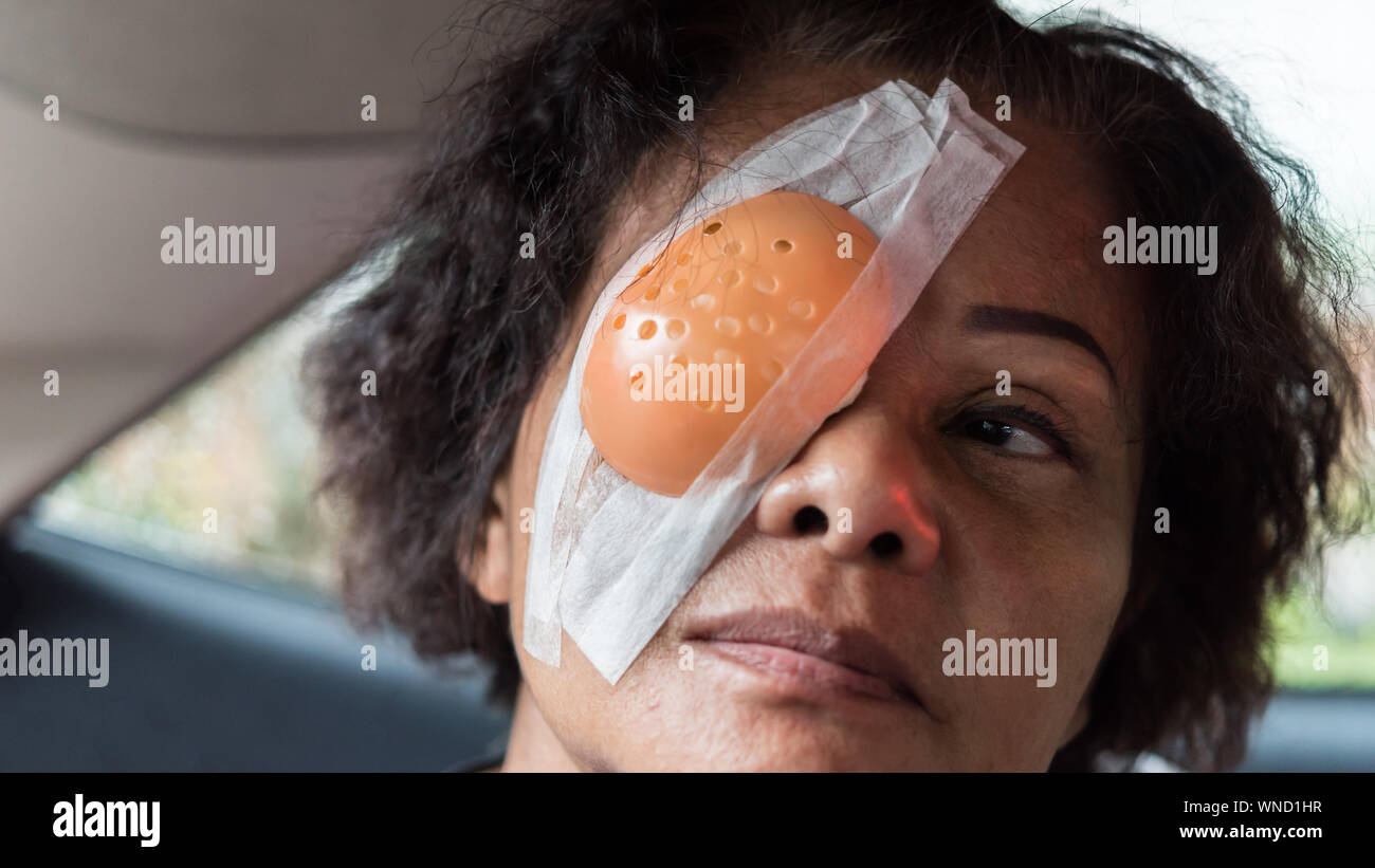 Bandage eye hi-res stock photography and images - Alamy