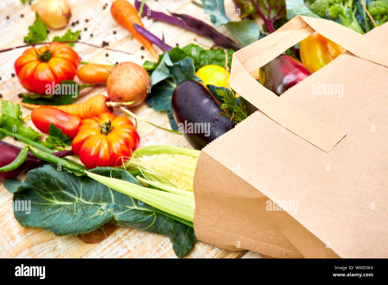 Paper bag of different health vegetables food Stock Photo - Alamy