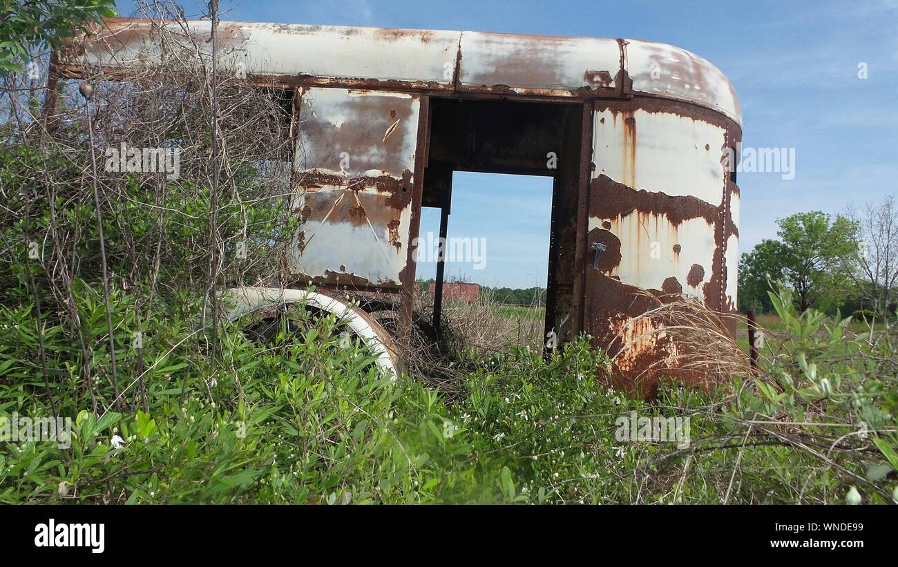 Bus damaged hi-res stock photography and images - Alamy
