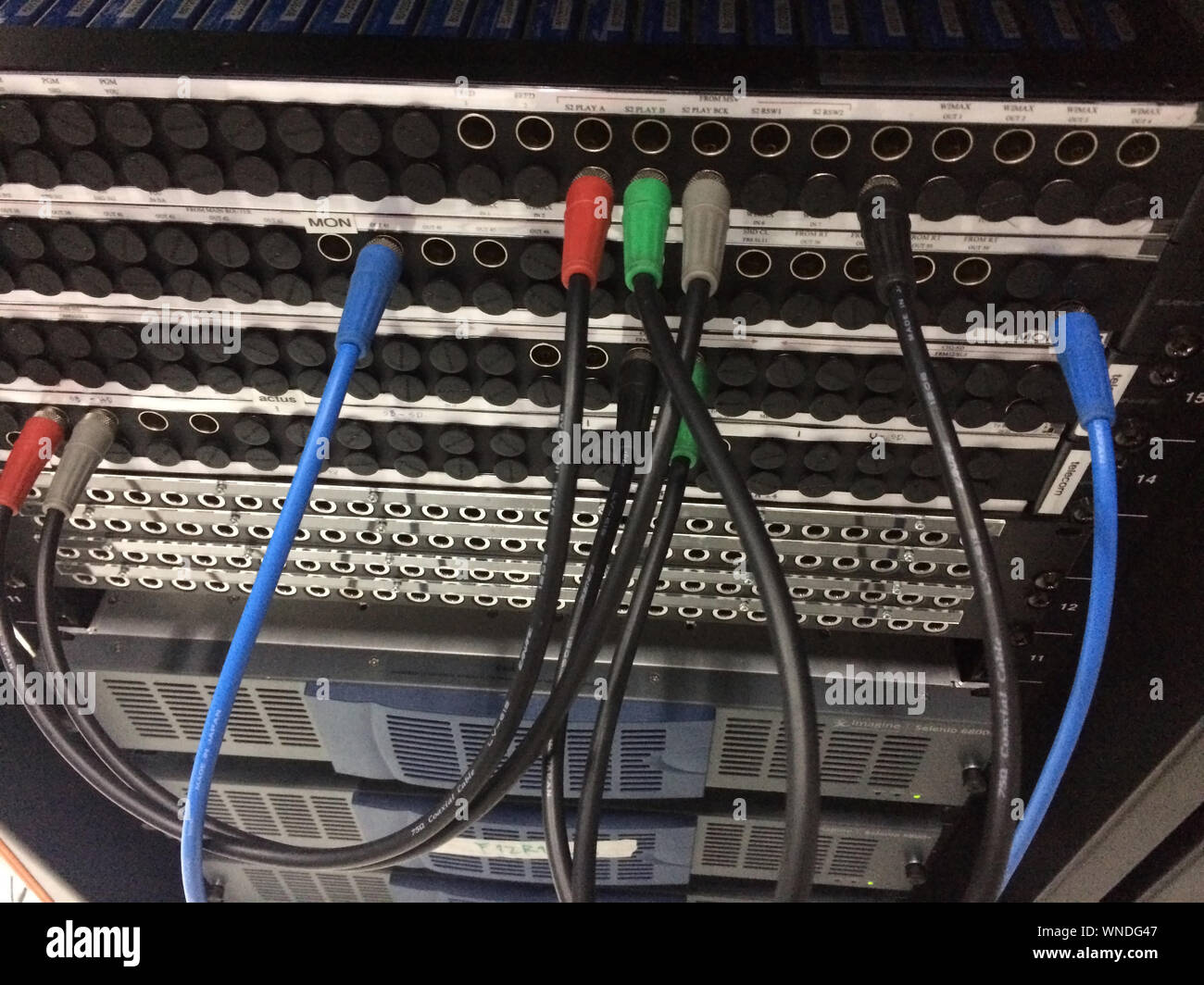 Routers hi-res stock photography and images - Alamy