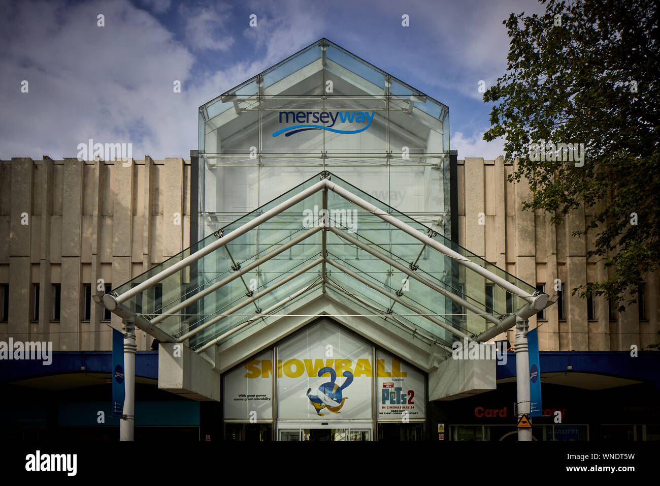 Stockport town centre Merseyway shopping precinct entrance Stock Photo ...