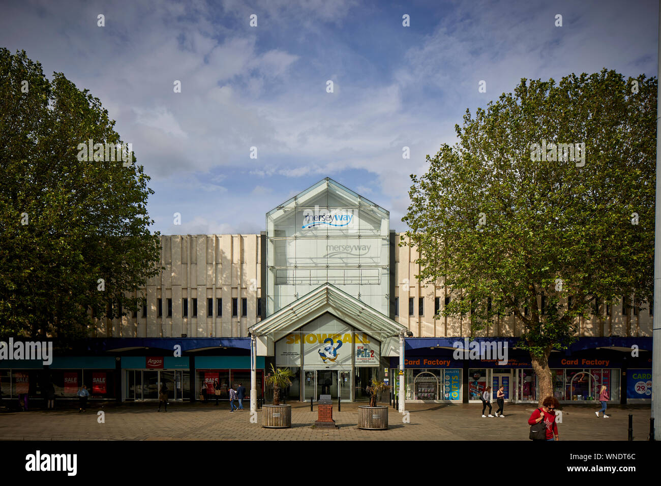Stockport town centre Merseyway shopping precinct entrance Stock Photo ...