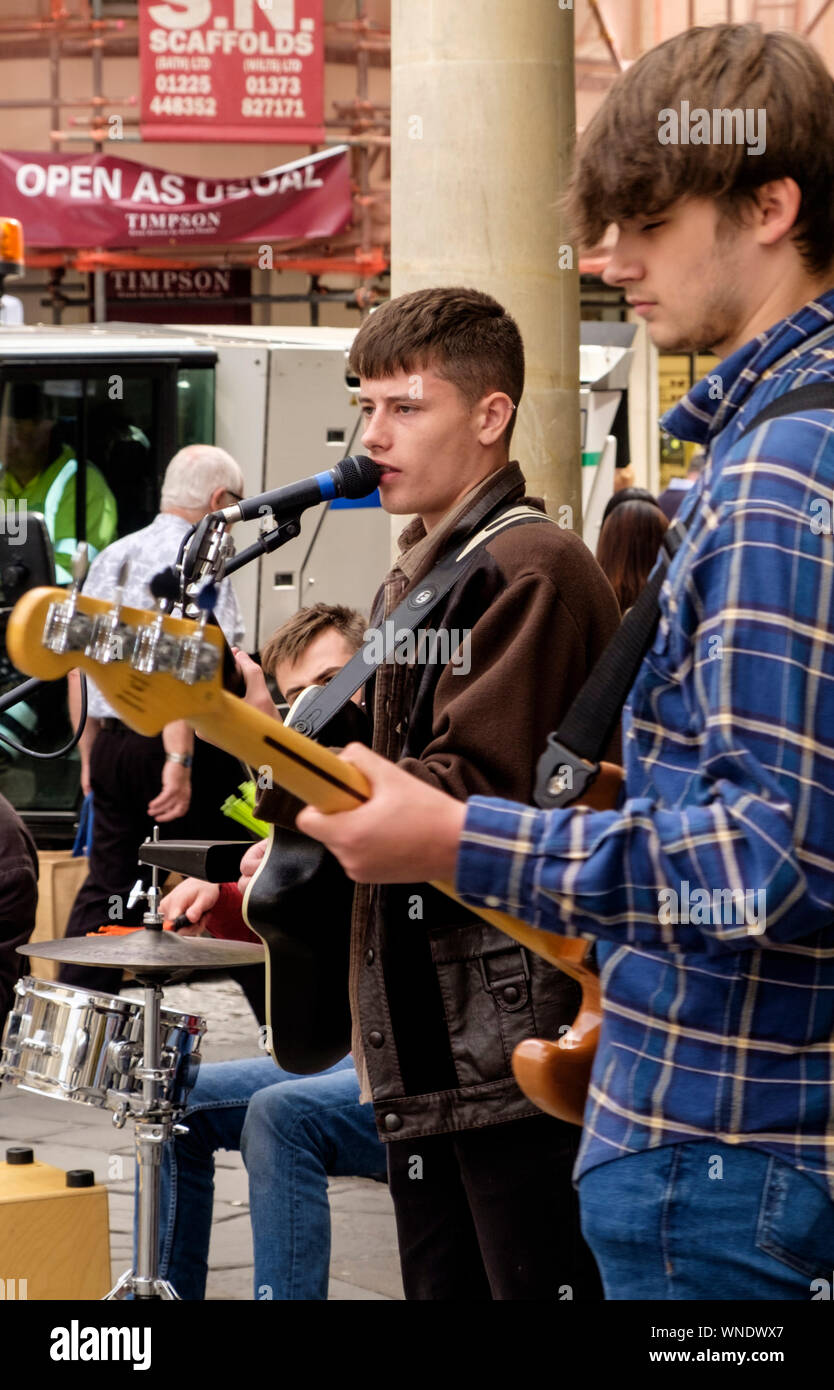 Fish band hi-res stock photography and images - Alamy